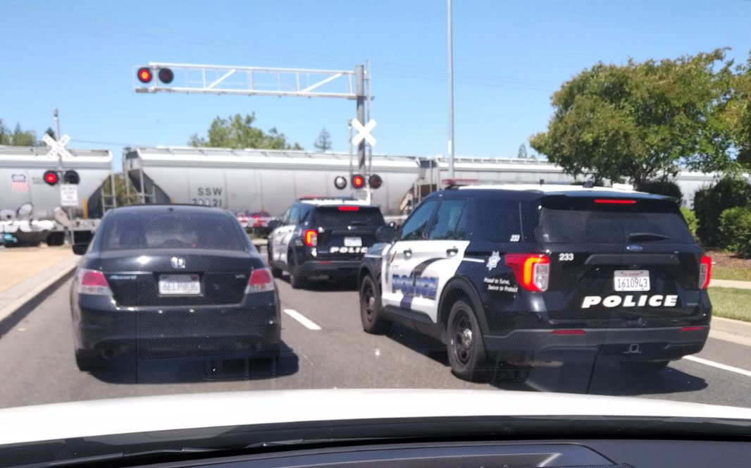 Old Elk Grove rail crossing traps two police cars - Shouldn't the mayor ...